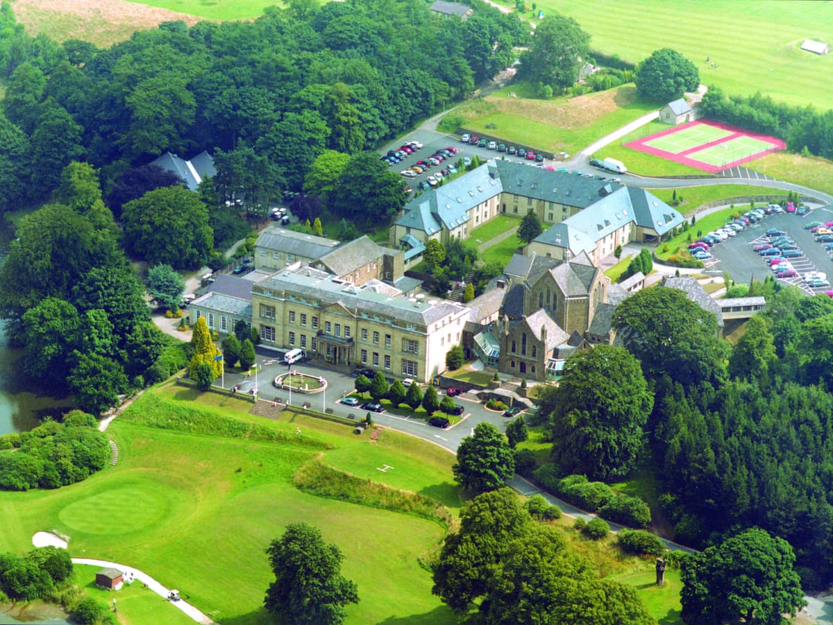 Shrigley Hall Hotel, Cheshire East : hotel during the day - Dayuse.com.hk